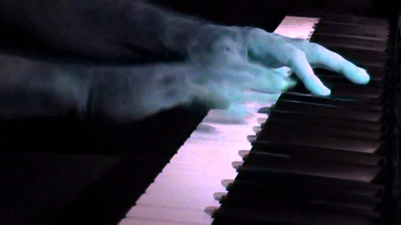 Johann Sebastian BACH: Prelude in F major, BWV 927 - YouTube