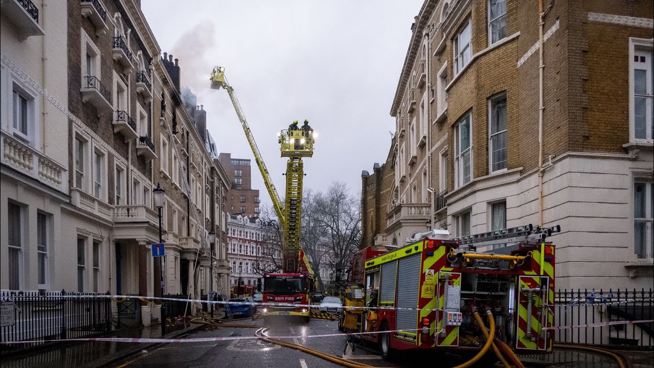 1/3/24 15 Fire Engines-3 TL Attendance Residential Property Fire🔥 ...