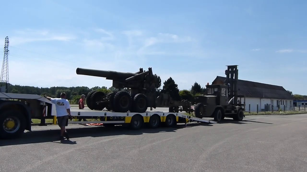 MM Park France - déchargement obusier M115 américain, calibre 203mm ...