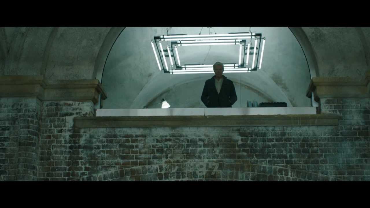 Skyfall - Official Trailer - YouTube