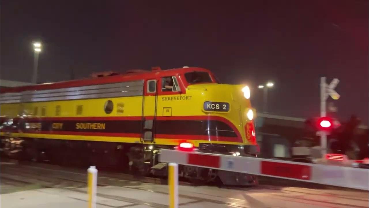 KCS F units leads CPKC HOLIDAY EXPRESS (DECEMBER 2024) - YouTube