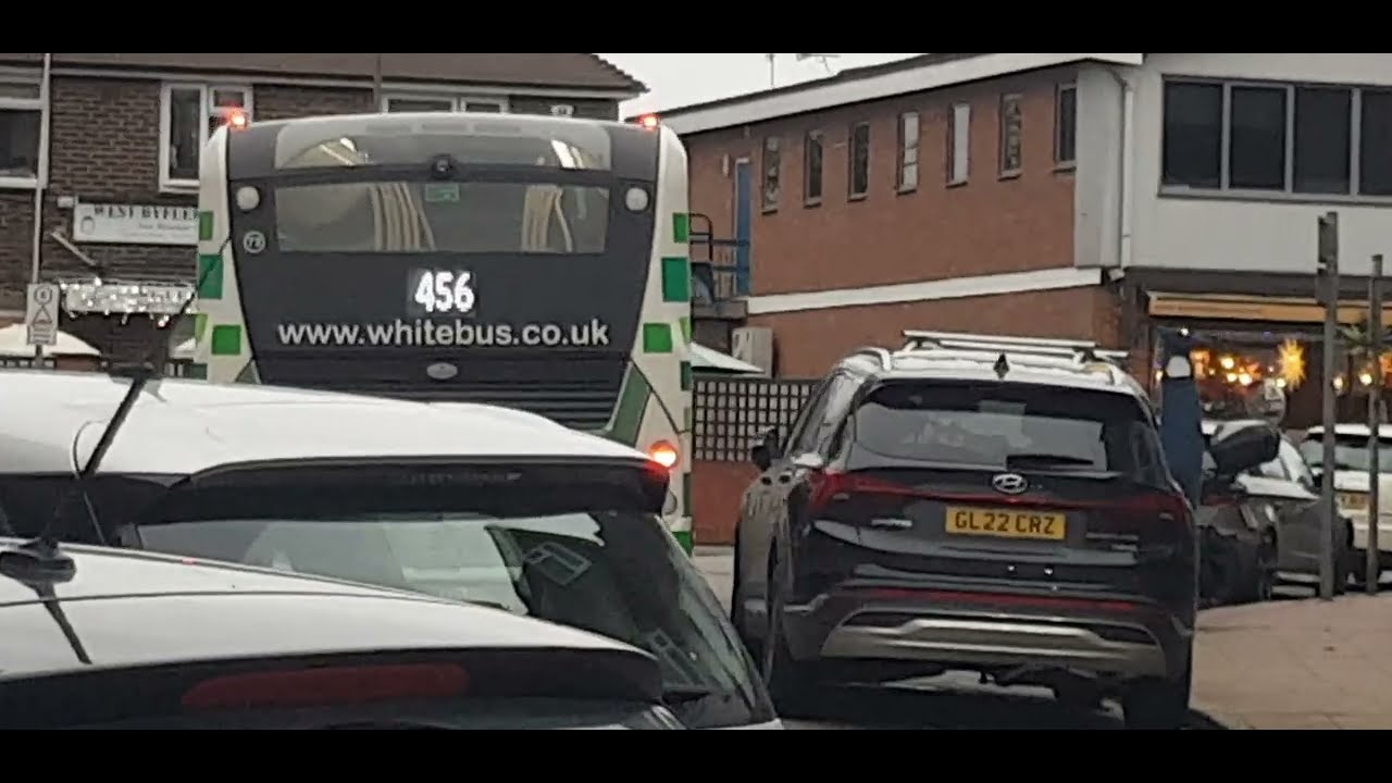 Here is the 456 White bus in West Byfleet Sunday 1 January 2023 - YouTube