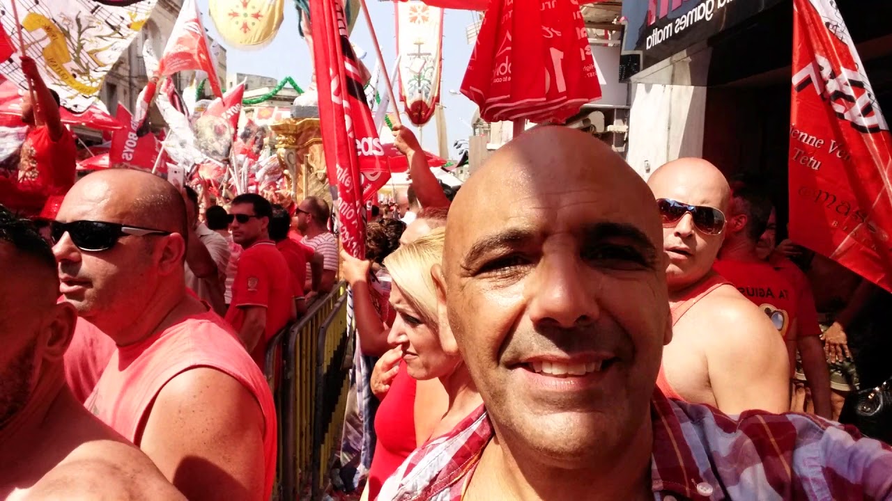 HAMRUN FESTA MALTA.PERPER BANDIERA HAMRA LAWRENCE MAST - YouTube