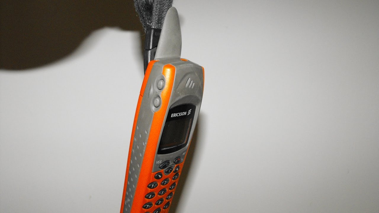 Ericsson R310s - YouTube