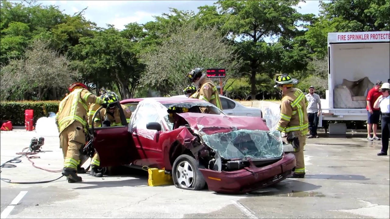 Boca Raton Fire Rescue Expo 2014 - Vehicle Extrication Demonstration ...