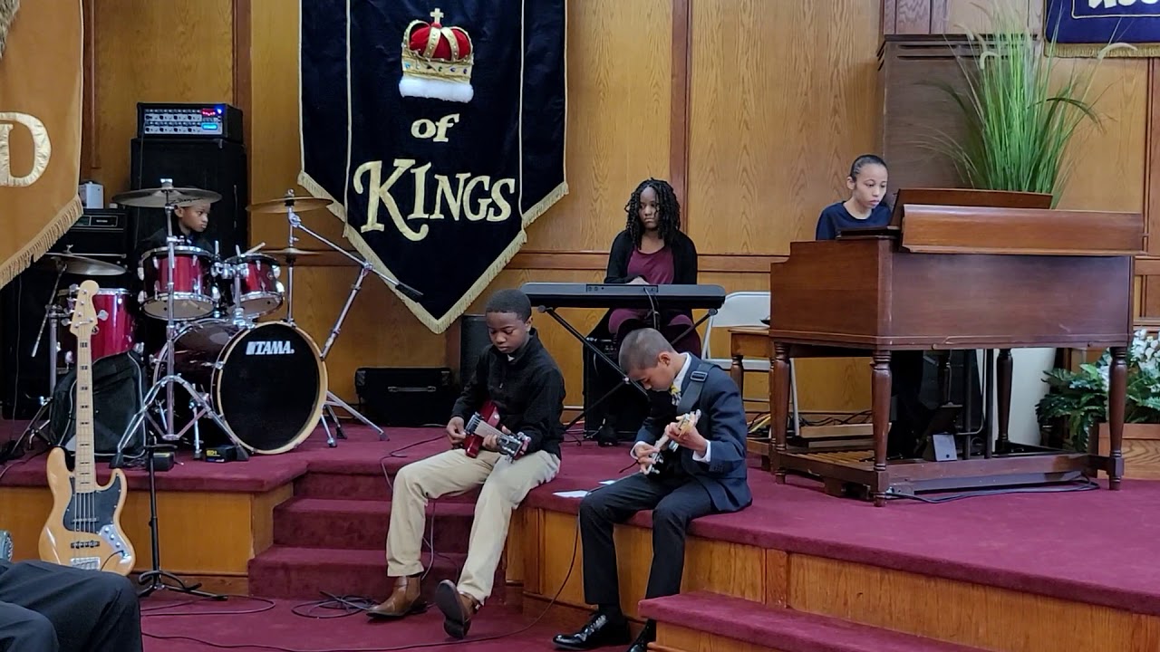 The Royal Instruments of Praise! - YouTube