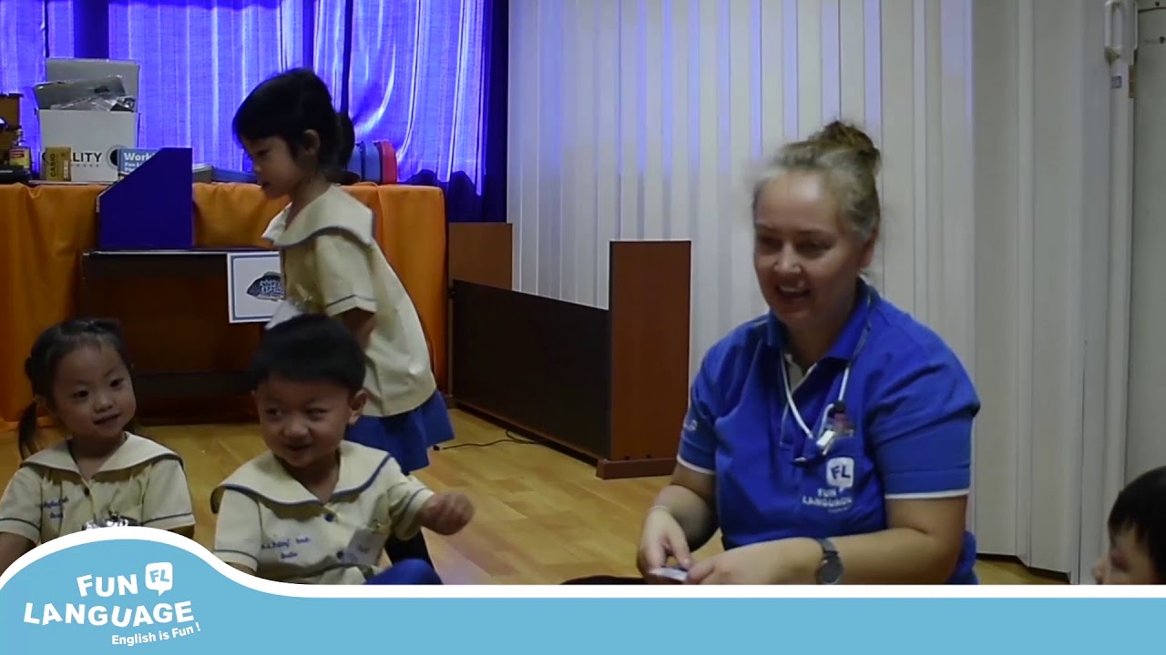 บรรยากาศการเรียนภาษาอังกฤษของเด็กๆ โดยสถานบัน Fun language - YouTube