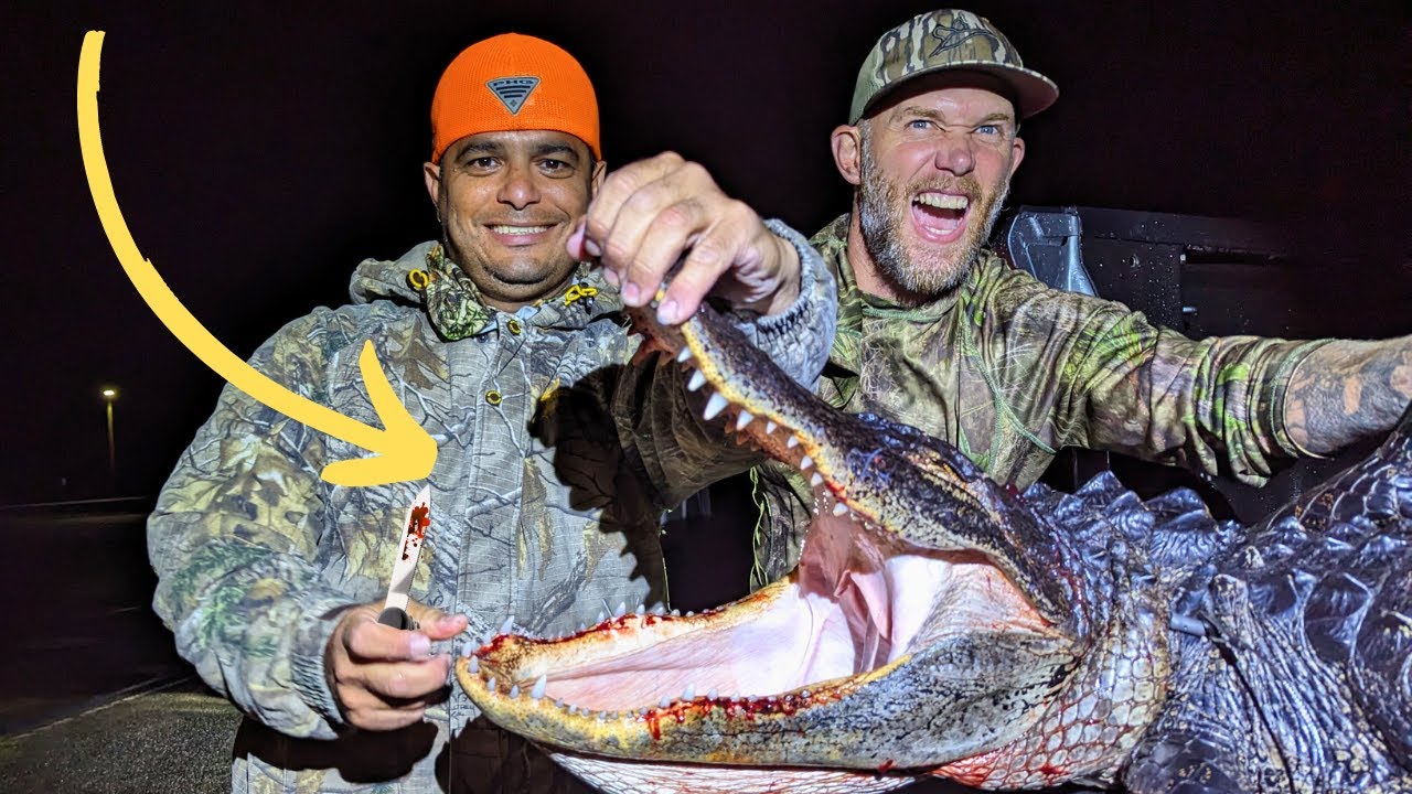 LIVE GATOR IN THE BOAT! | FLORIDA PUBLIC LAND ALLIGATOR HUNT!! Gator ...