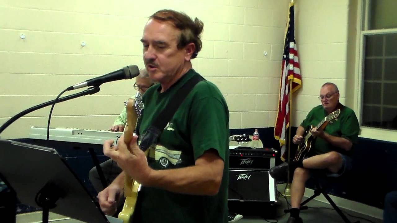 Danny Robinson sings "It's Now Or Never" - YouTube