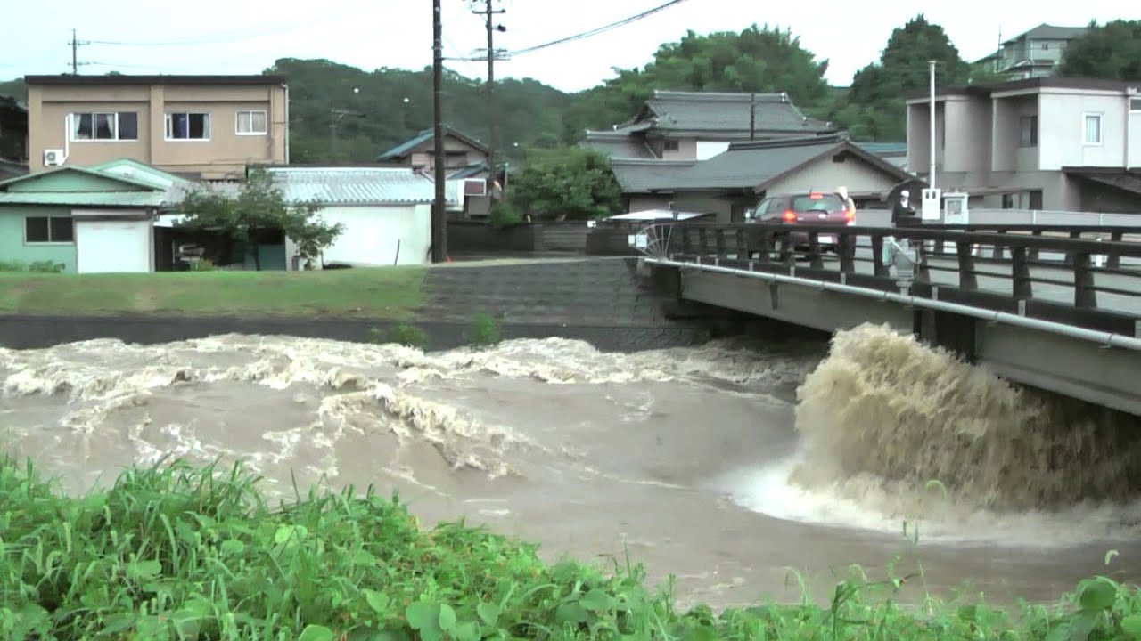 Flooded Kukuri River, Kani City (久々利川 可児市 岐阜県) - YouTube