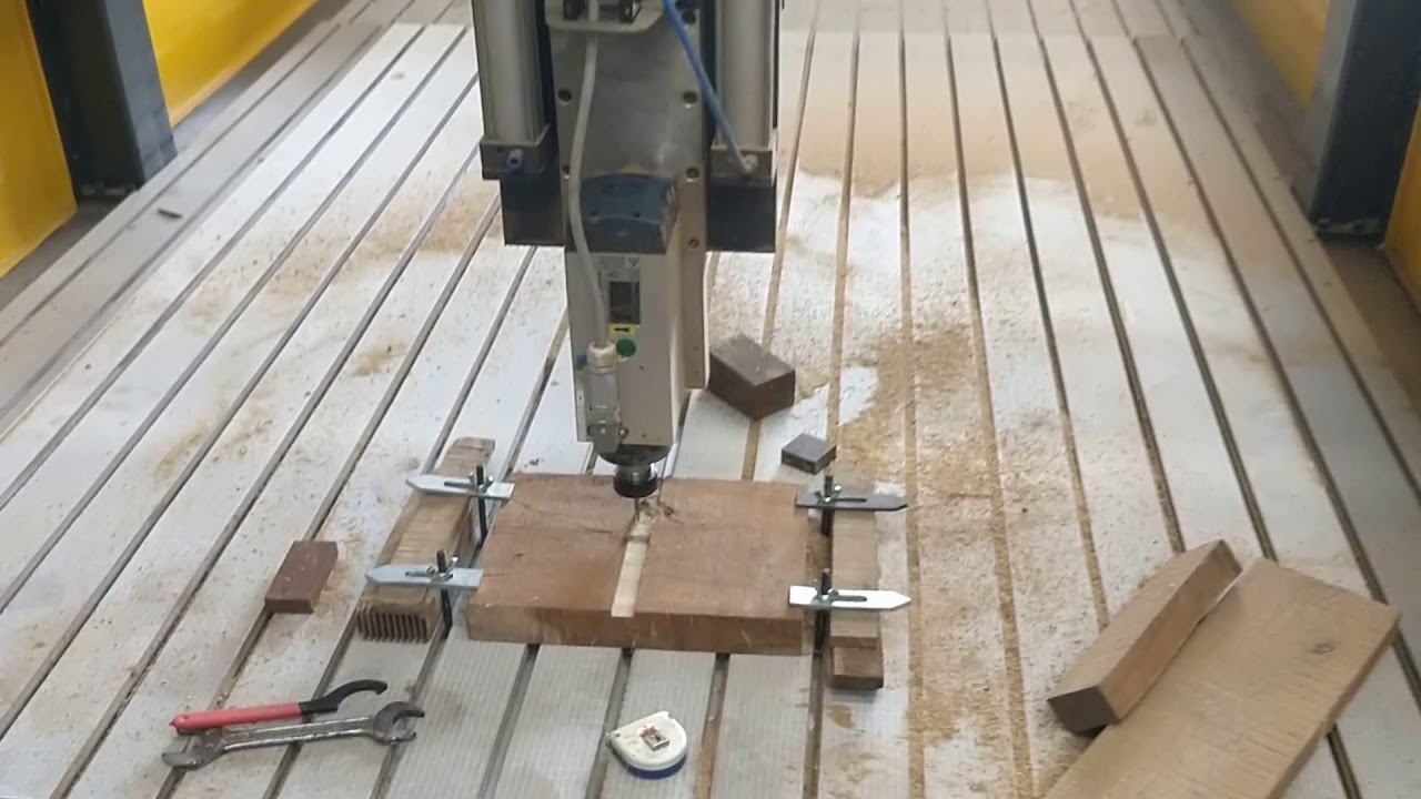 600 mm z axis CNC ROUTER - YouTube