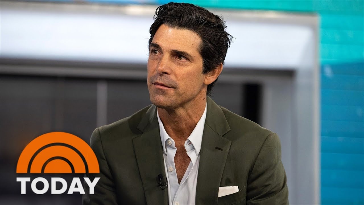 Polo superstar Nacho Figueras shows how to swing a mallet - YouTube