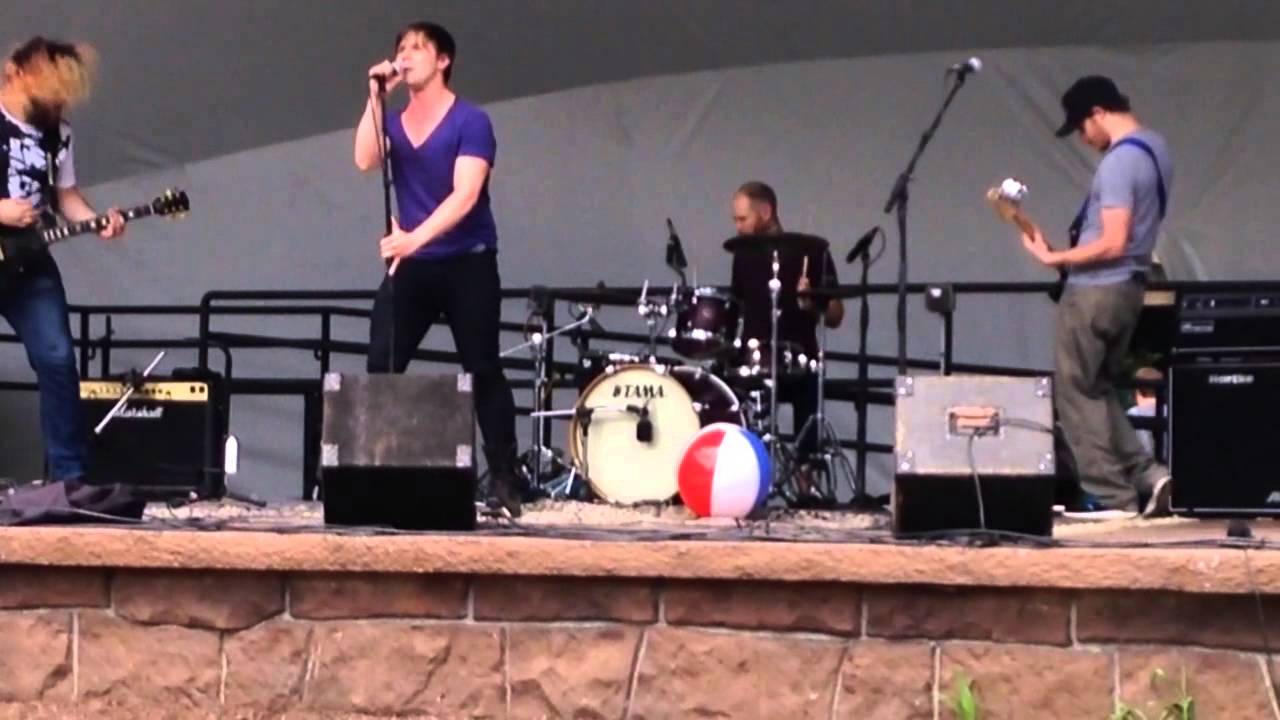 The devil plays poker - YouTube