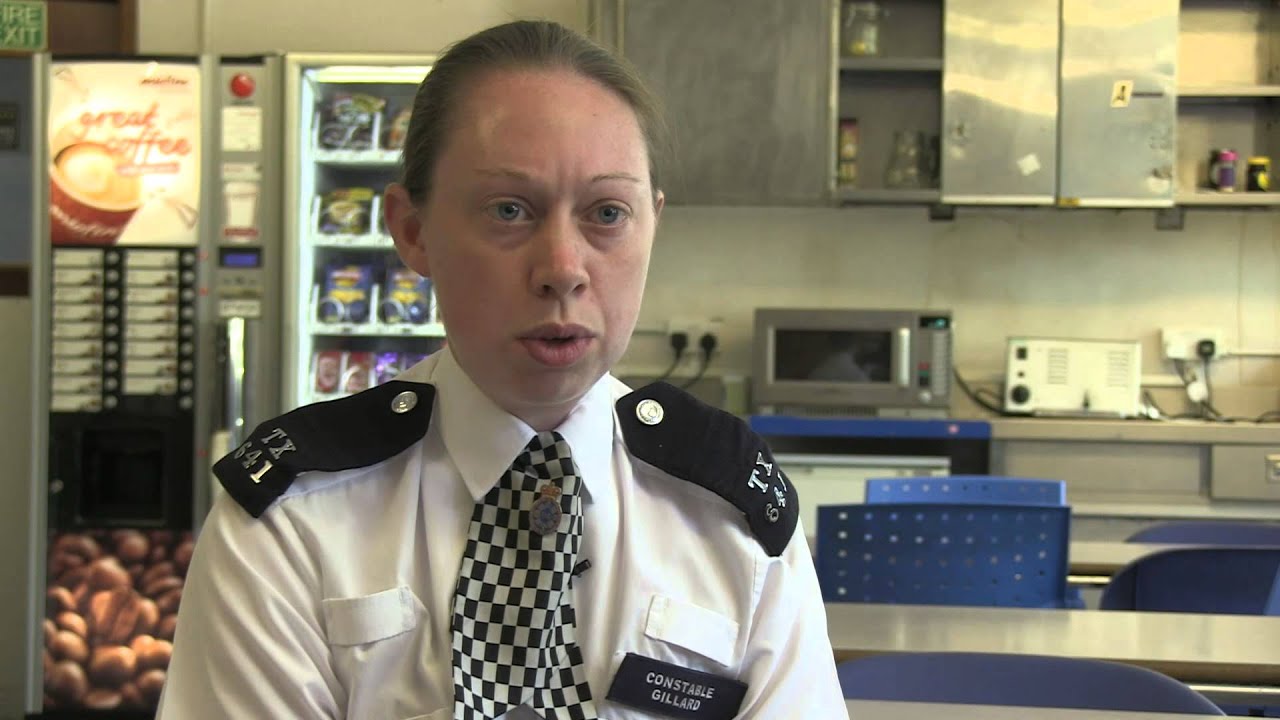 Language Launchpad: Lisa is a French-speaking UK Police Officer - YouTube