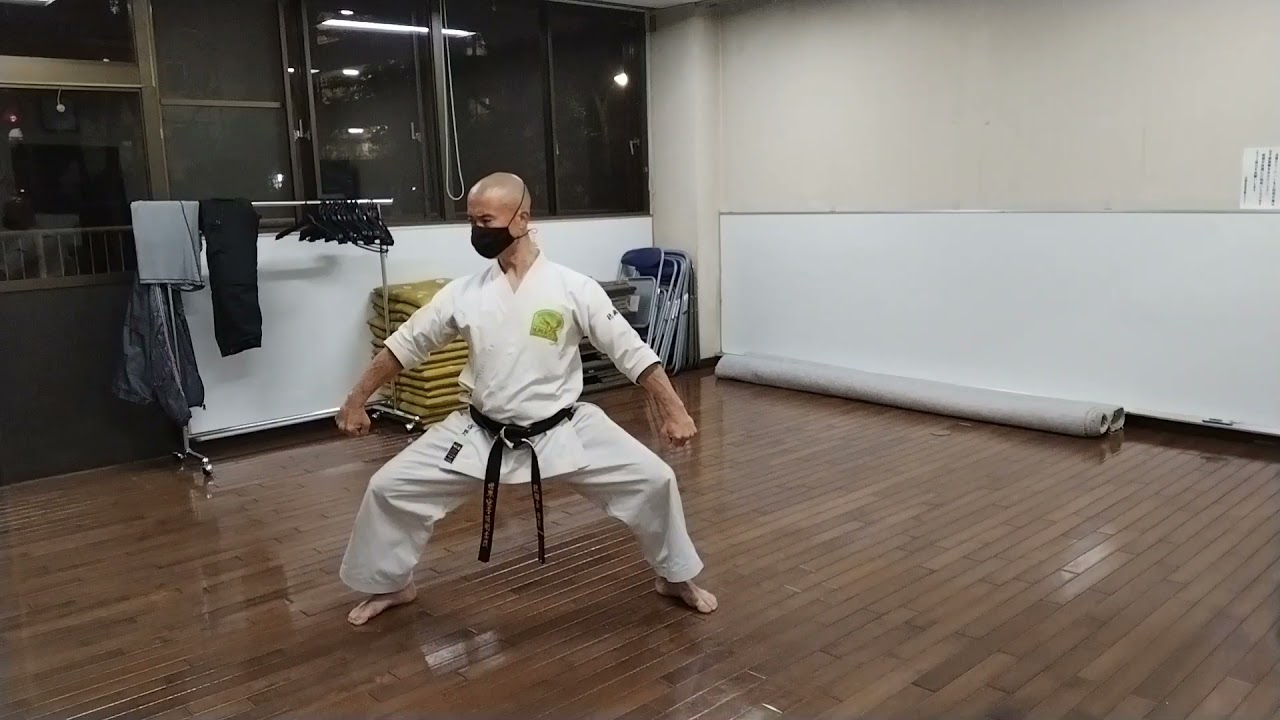 Seienchin of a Kata in slow motion - YouTube