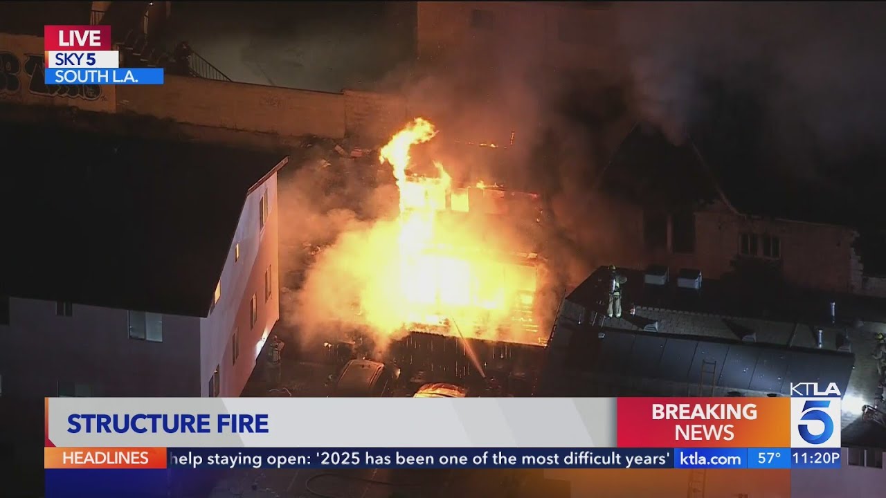 Crews battle structure fire in South L.A. neighborhood - YouTube