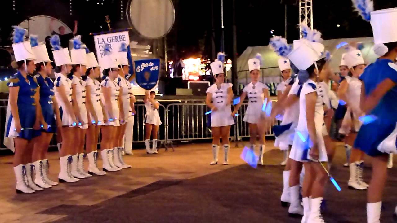 Vive les majorettes !!! - YouTube