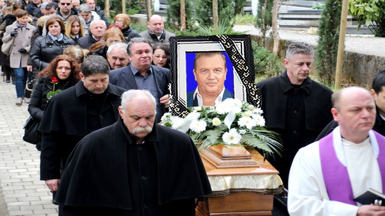 Dirk Henning brach in Tränen aus, als er den Fans den Tod von Hape ...