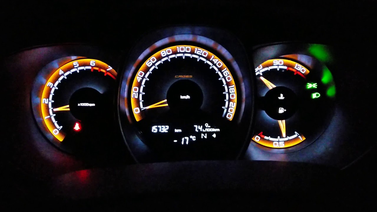 Lada Vesta SW Cross cold start -17°C - YouTube