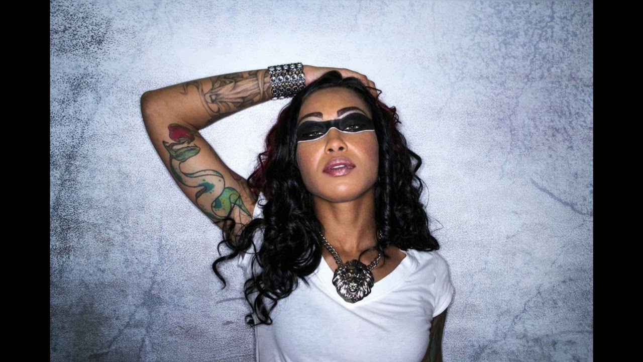 Throw back from the vault Alexis Brown of Straight Line Stitch 6-17-14 ...