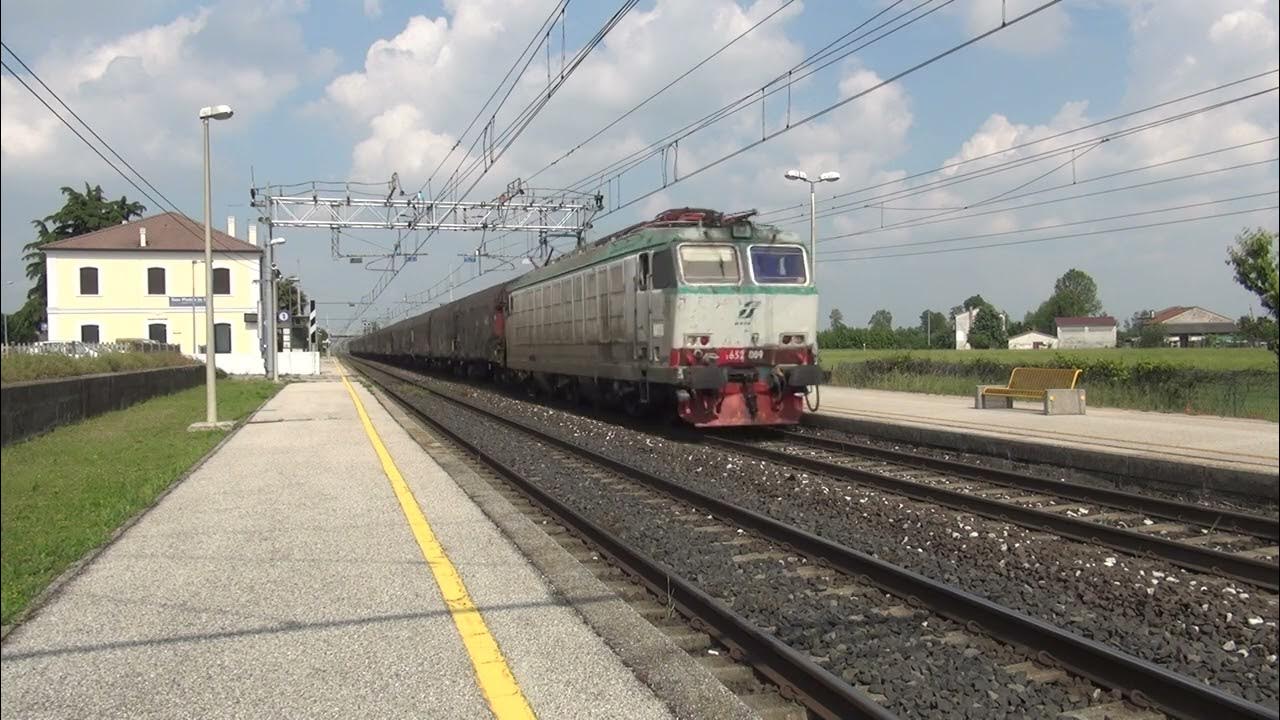 2019 - IT - Mercitalia 652 loco with a cargo train in San Pietro In Gu. - YouTube