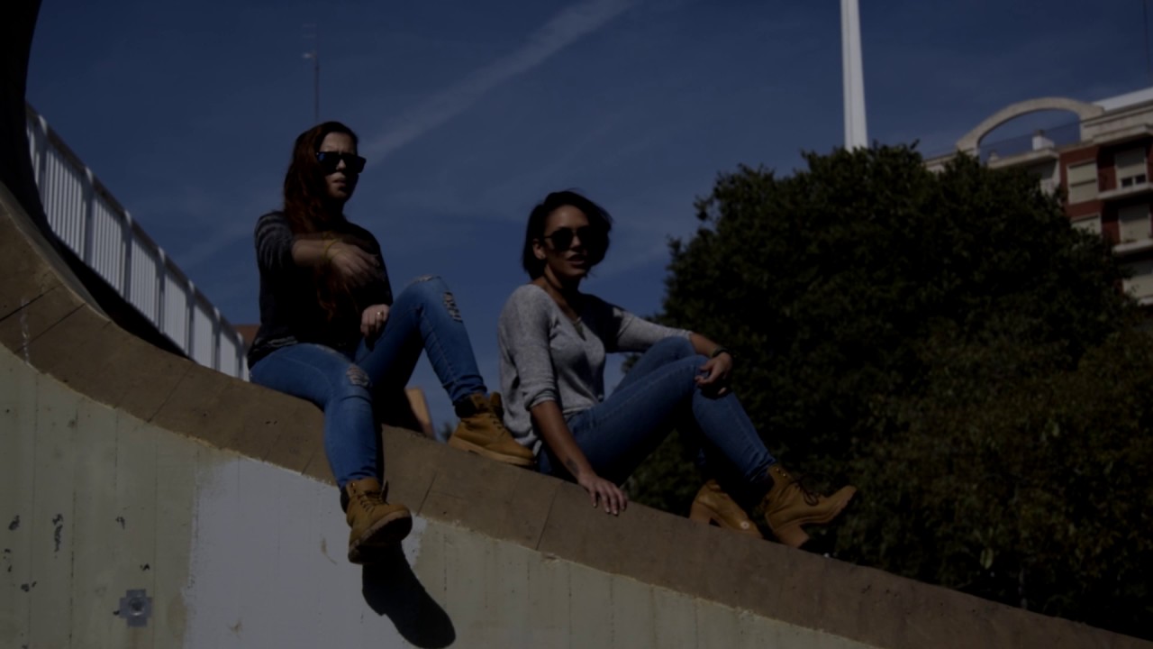 Nikole M & Enika - No eres necesario 👣 (Videoclip) Rap femenino España ...