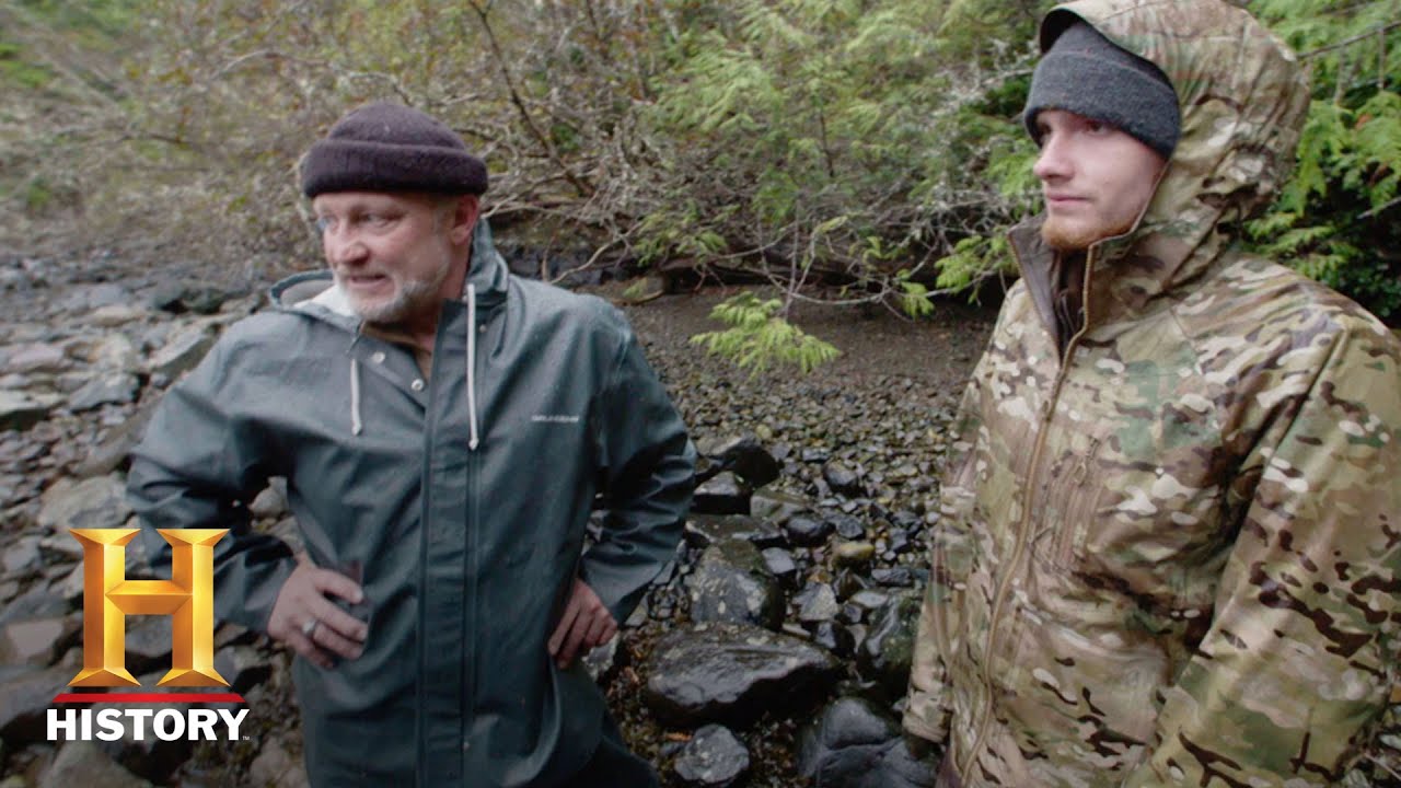 Alone: Alex and Logan Tap Out (Season 4, Episode 2) | History - YouTube