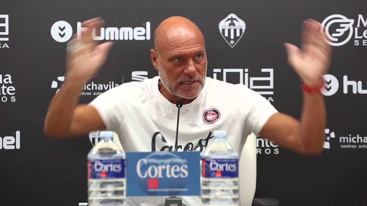Rueda de prensa de Ramón Calderé previa al encuentro frente al Haro ...
