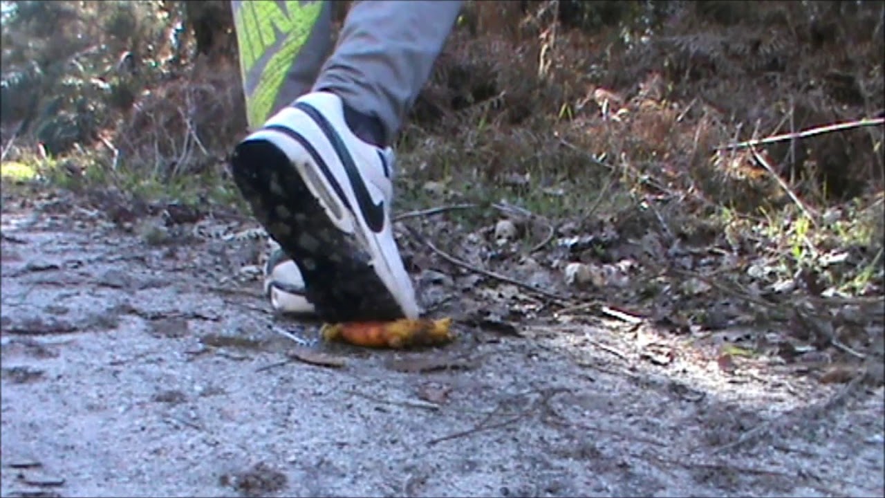 Crushing orange in Nike Air Max BW - YouTube