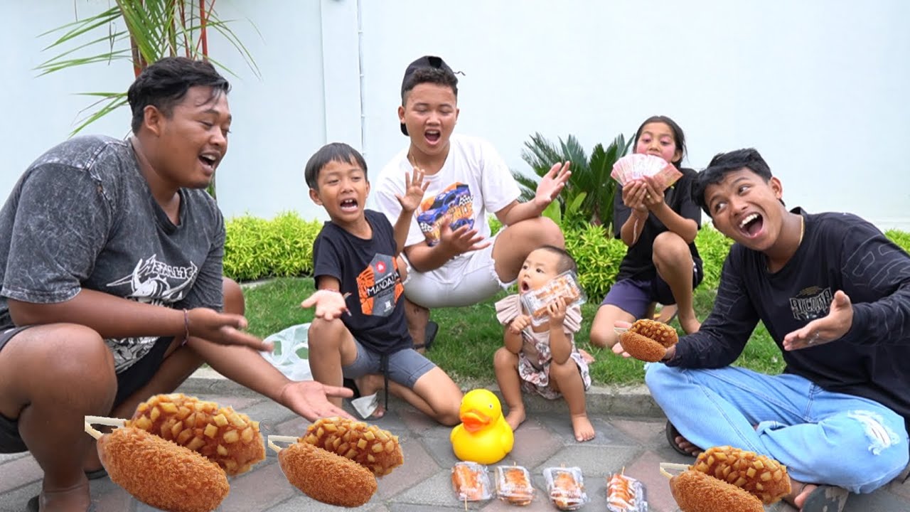 DEDE OMING DAN RAMA BORONG CORDOG BANYAK BANGET DI PINGGIR JALAN - YouTube