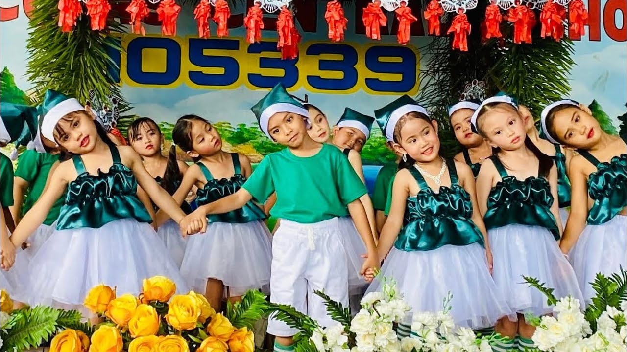 SNCS Grade 1 Red Christmas Activity - YouTube