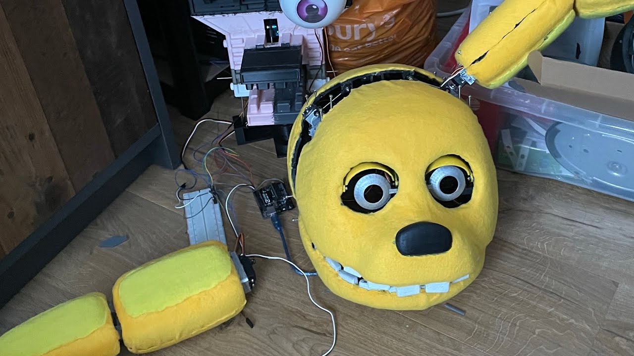 SPRINGBONNIES EAR BROKE?!?!? Fnaf SpringBonnie springlock animatronic ...