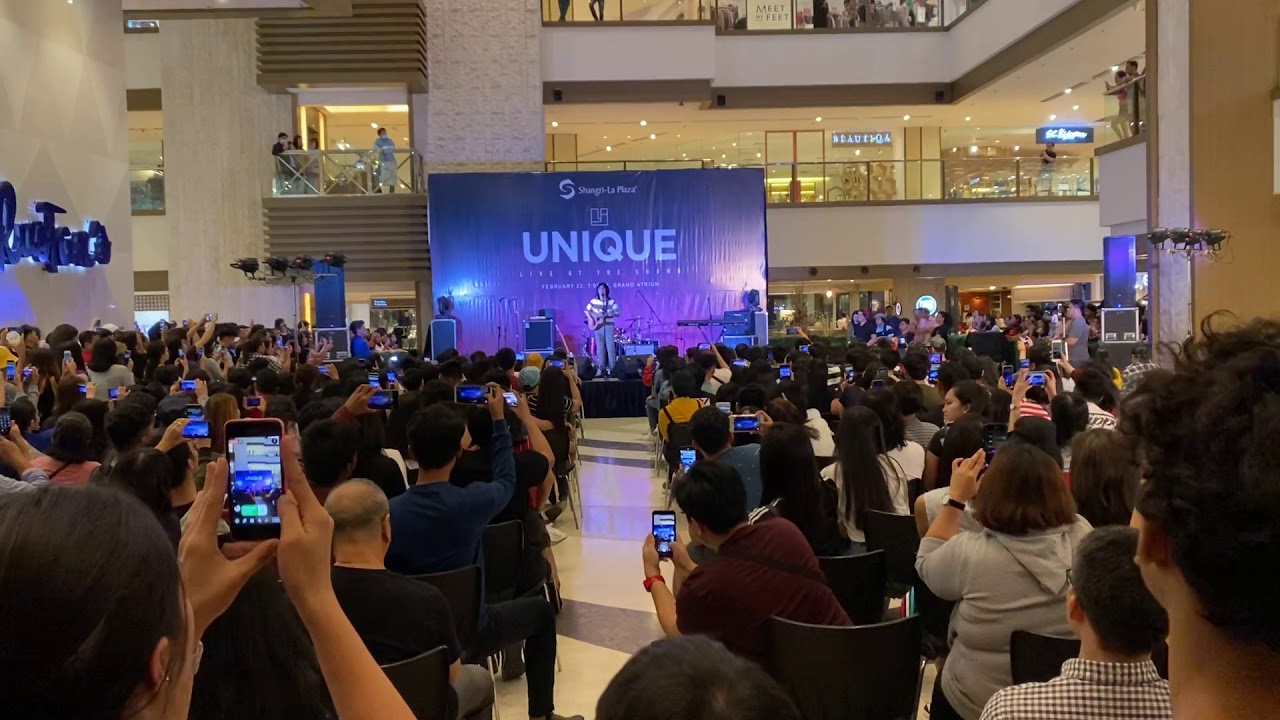UNIQUE - Mundo (Live at Shangri-la Plaza) - YouTube