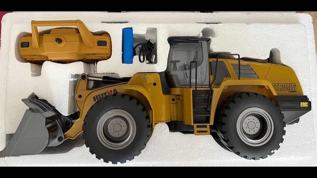 Unboxing Huina 1583 Metal RC Bulldozer loader - YouTube