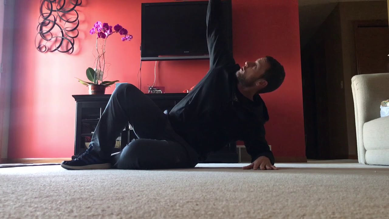 Low Diagonal Sit w/ Knee Raise - YouTube