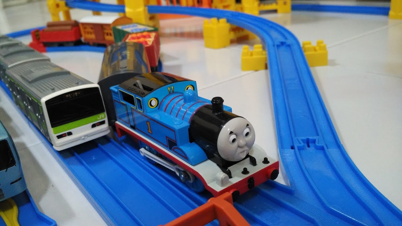 Takara Tomy "Thomas" Train on Railway - YouTube