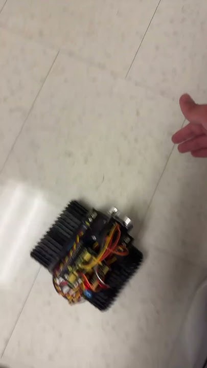 Semi adaptive cruise control tank robot v2 arduino - YouTube