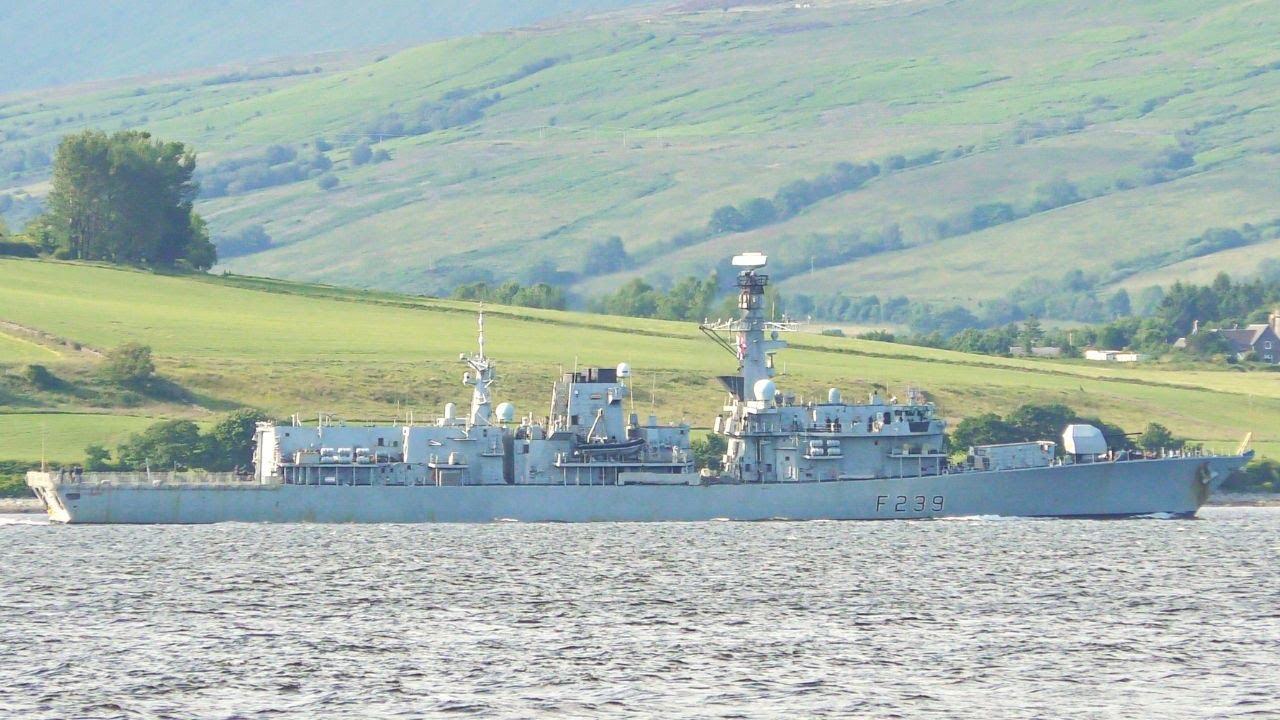 HMS Richmond on the River Clyde - YouTube