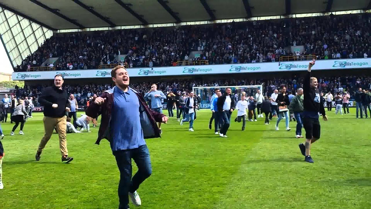 Millwall bournemouth pitch invasion - YouTube