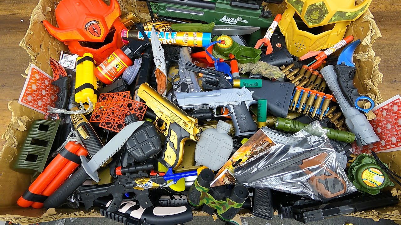 Realistic Weapons Arsenal! Hundreds of Guns and Rifles in the Toy Gun ...