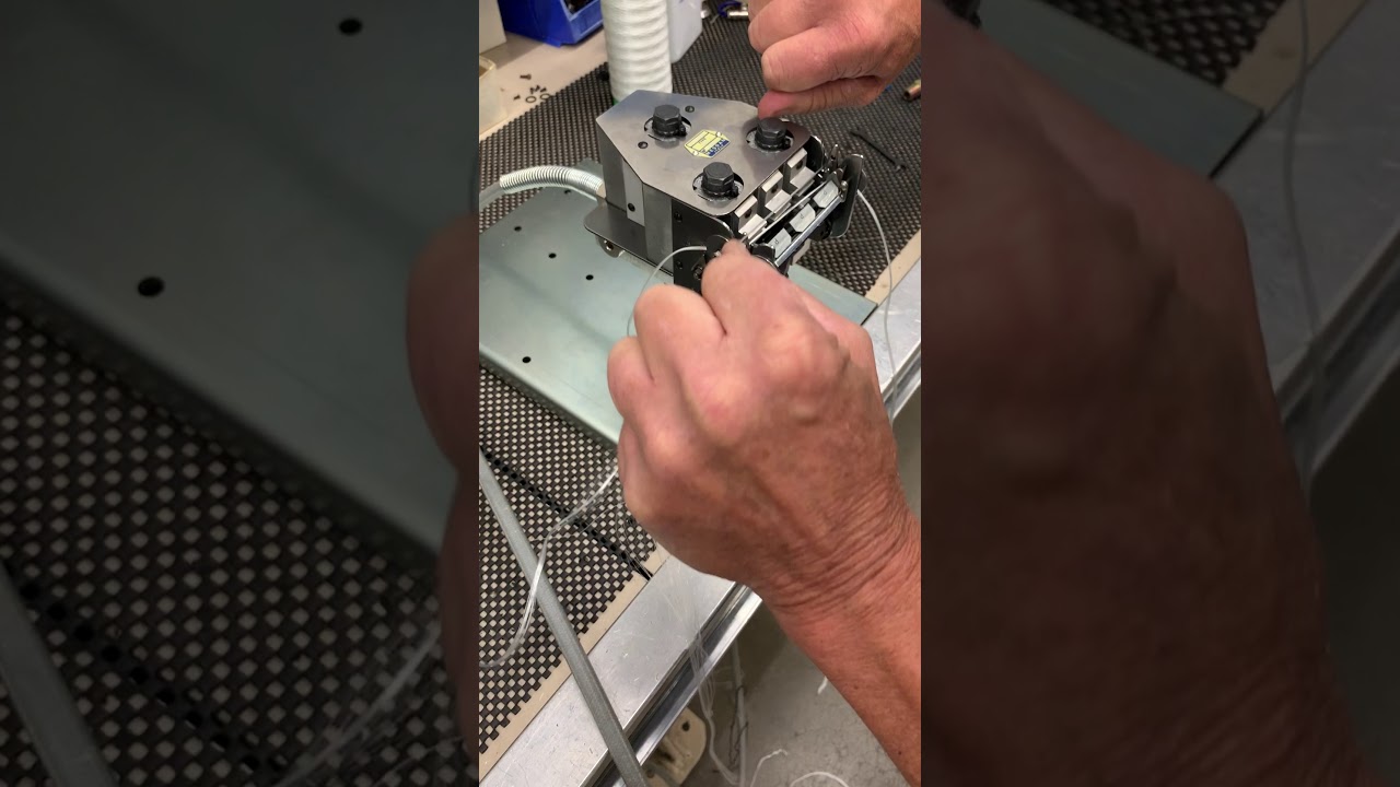 Mesdan Jointair 124 Splicing 1000 Denier Spectra - YouTube