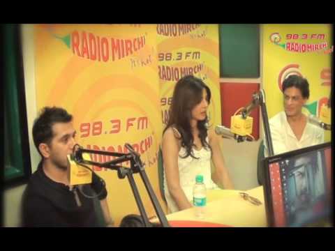 Don & Roma a.k.a Shahrukh & Priyanka turn up the heat in Mirchi Studios ...