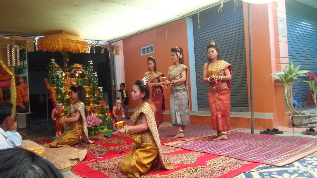 Robam Chun Por Romdoul Noun របាំជូនពរ Blessing Dance traditional ...