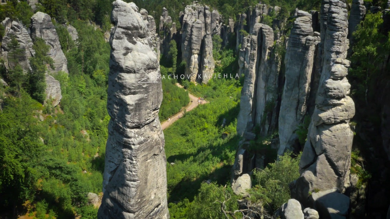 Prachovské skály v Českém ráji - letecké pohledy na skalní město - YouTube
