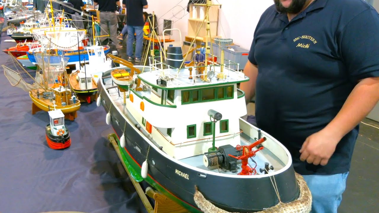 HUGH RC SHIP IN ACTION / FULL POWER RC FISHING BOAT / REPARING AND ...