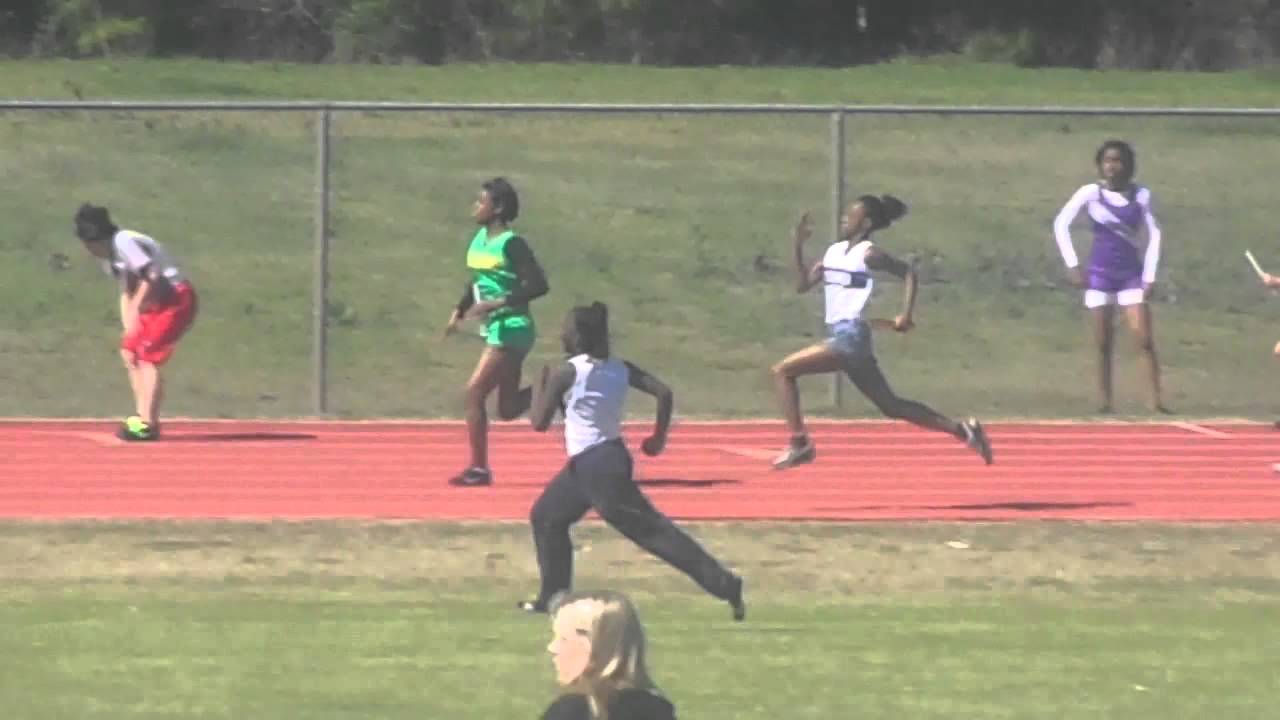 Shauntezz-Marie Austin runs Anchor for Plummer Middle School 4x 100m ...