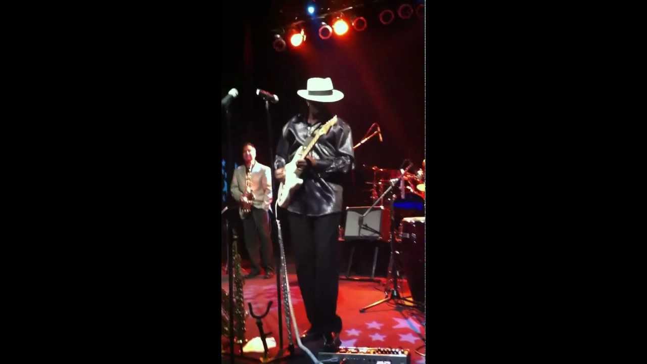 The Clinton Ellison Experiance with the Darren Motamedy Band - YouTube