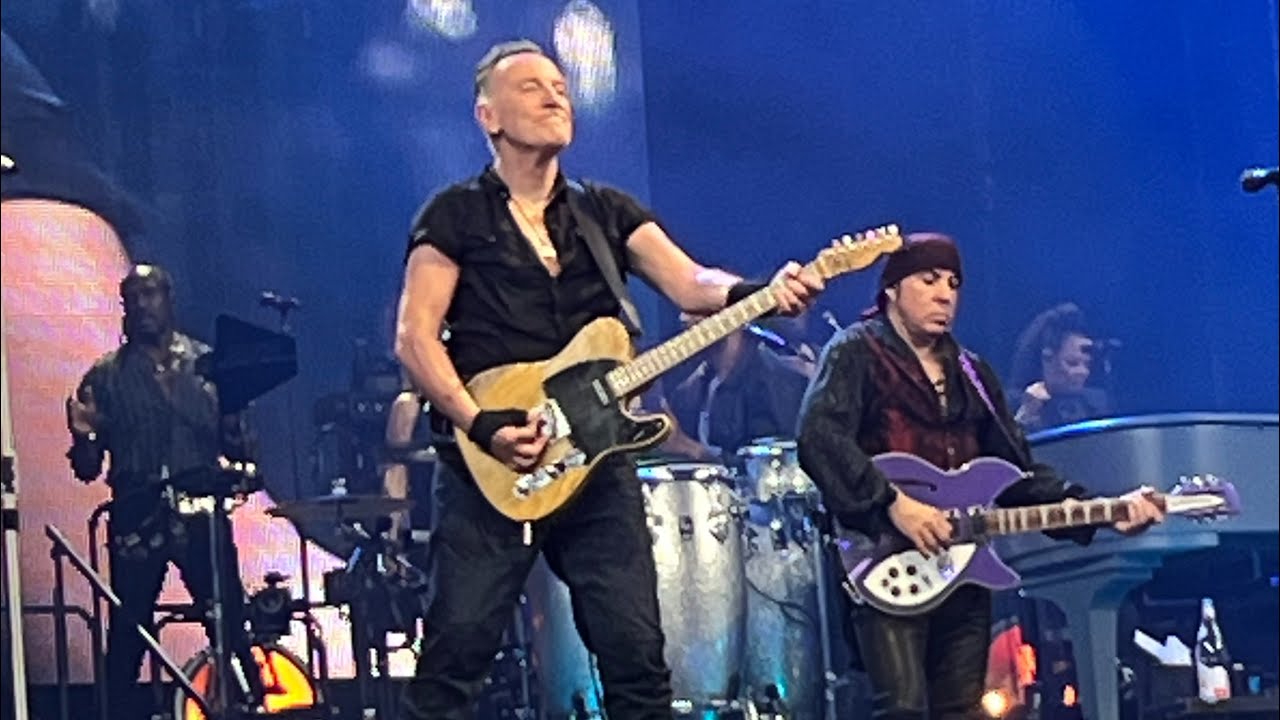 BRUCE SPRINGSTEEN GLORY DAYS LIVE IN COPENHAGEN. JULY 11th 2023. - YouTube