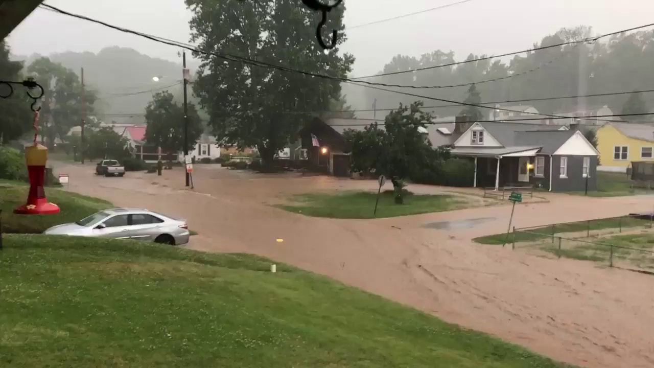 Major Saint Albans WV Flood 2018 - Monmouth St RECORD FLOODING - YouTube