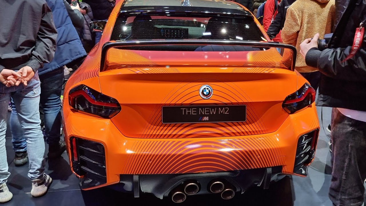 Rear of BMW M2 - YouTube